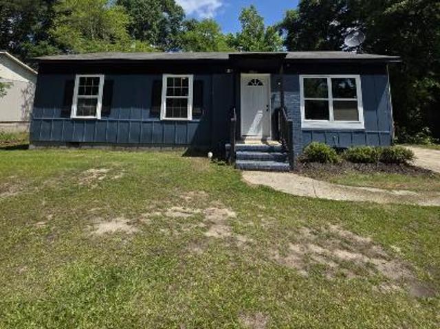 3 Br, 2 bath, Single Family 2641 Village Green Ln