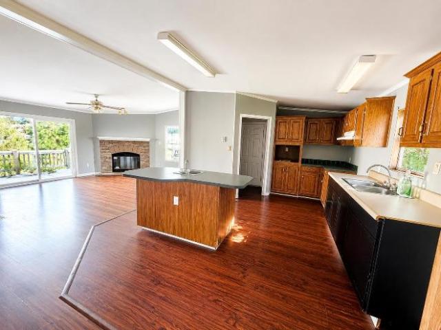 3 Br, 2 bath, Single Family 2648 Oglesby Dr