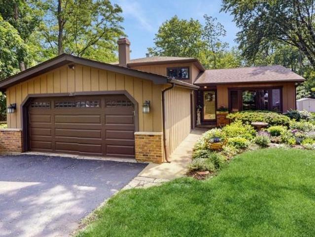 3 Br, 2 bath, Single Family 26w029 Hazel Ln
