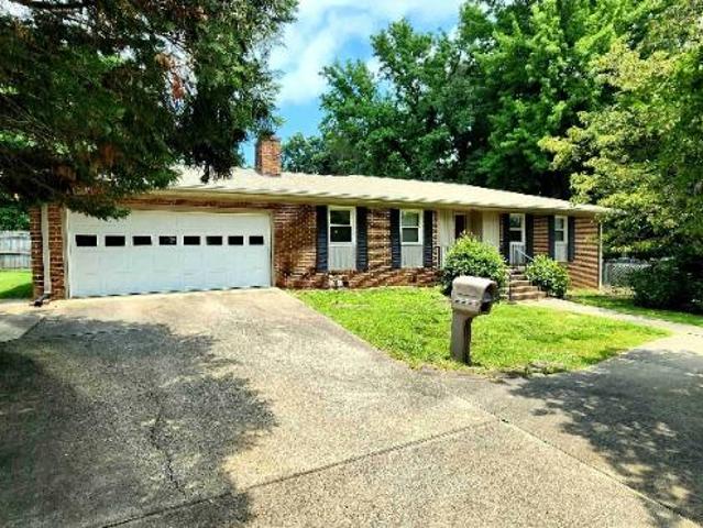 3 Br, 2 bath, Single Family 2703 Candlenut Rd