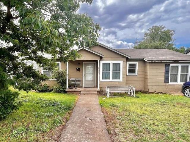 3 Br, 2 bath, Single Family 2705 41st St