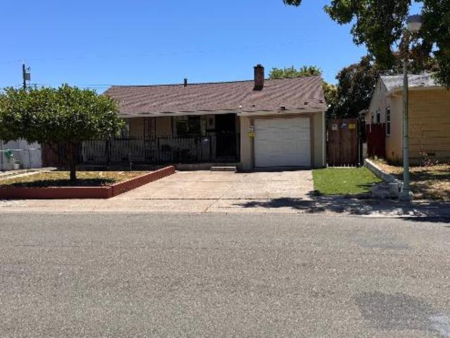 3 Br, 2 bath, Single Family 2708 16th Ave