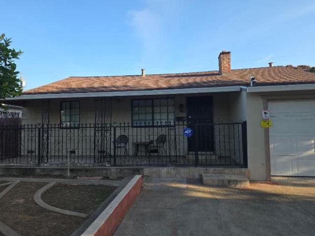3 Br, 2 bath, Single Family 2708 16th Ave