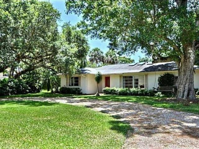 3 Br, 2 bath, Single Family 2736 Whippoorwill Lane
