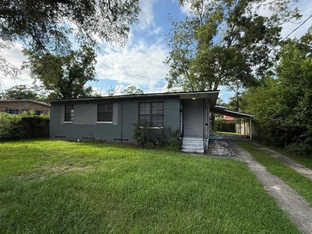 3 Br, 2 bath, Single Family 2739 King Cole Dr