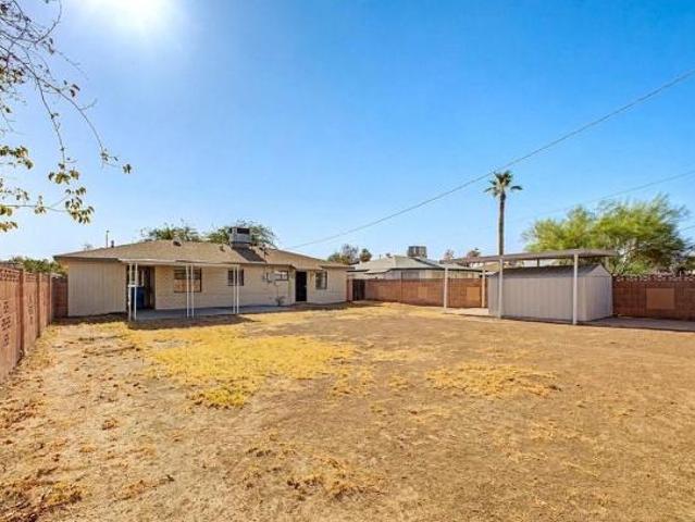 3 Br, 2 bath, Single Family 2747 N Greenfield Rd