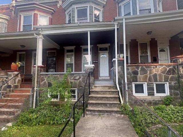 3 Br, 2 bath, Single Family 2753 W Mosher St