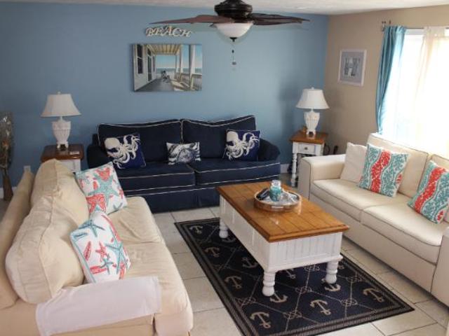 3 Br, 2 bath, Single Family 275 North End Blvd