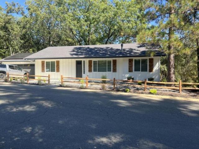 3 Br, 2 bath, Single Family 2791 Hawks Landing Ct
