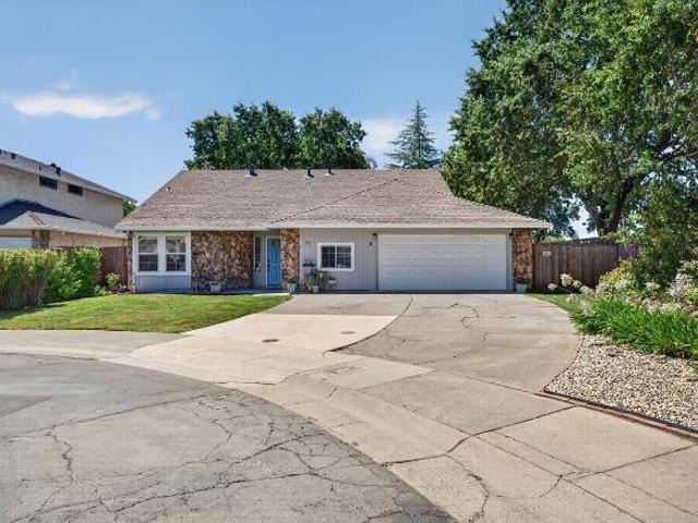 3 Br, 2 bath, Single Family 27 Rock Hill Court