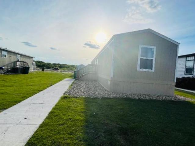 3 Br, 2 bath, Single Family 2800 Halite Bend