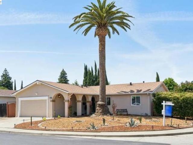 3 Br, 2 bath, Single Family 2800 Seville Cir