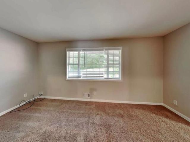 3 Br, 2 bath, Single Family 2813 Rainbow Forest Dr