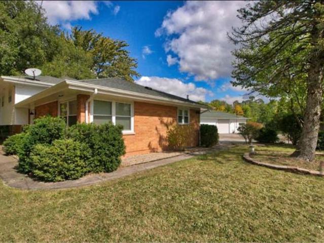3 Br, 2 bath, Single Family 2824 186th St