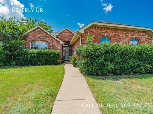 3 Br, 2 bath, Single Family 2825 Beverly Dr