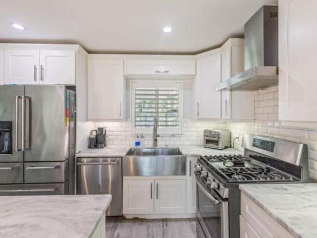 3 Br, 2 bath, Single Family 2830 SW 5th Street