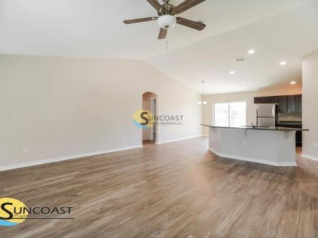 3 Br, 2 bath, Single Family 2836 SW 161st Loop