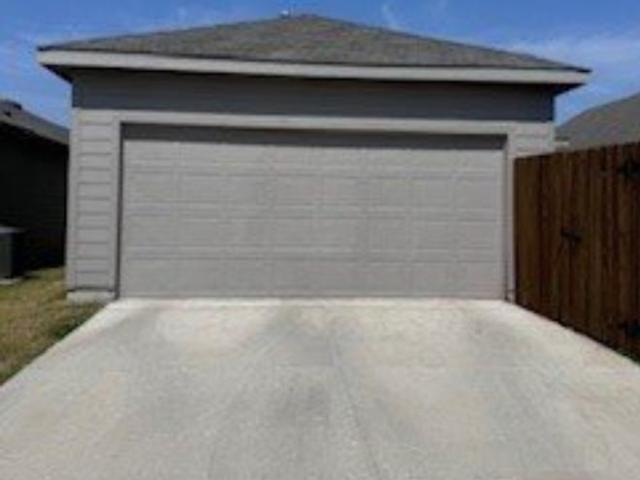 3 Br, 2 bath, Single Family 2841 Bursera Ln