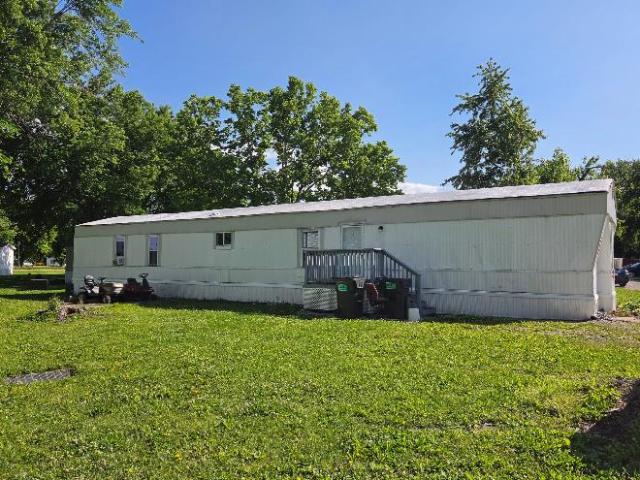 3 Br, 2 bath, Single Family 2900 Sand Rd