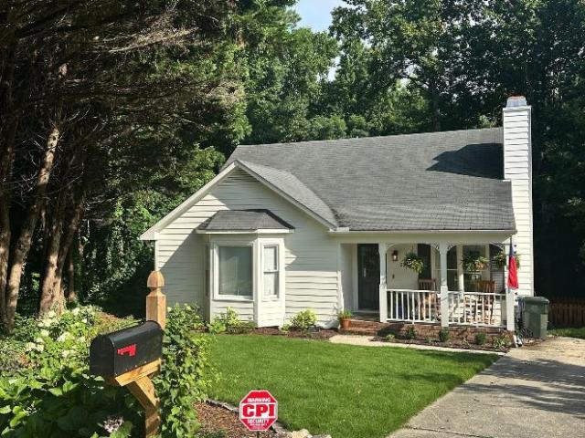 3 Br, 2 bath, Single Family 2901 Bannf Ct