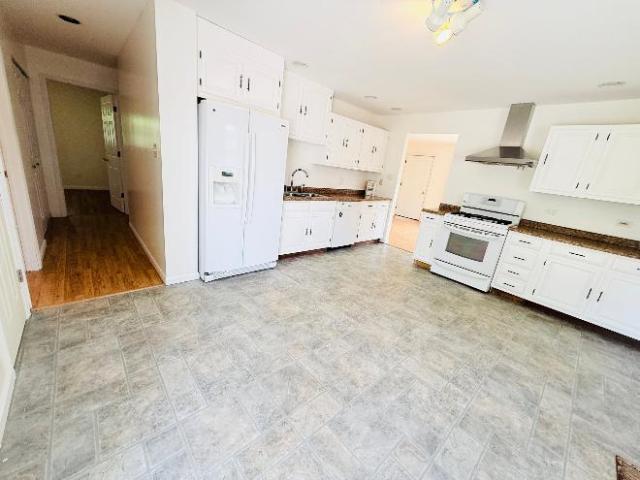 3 Br, 2 bath, Single Family 2904 Stork Ct