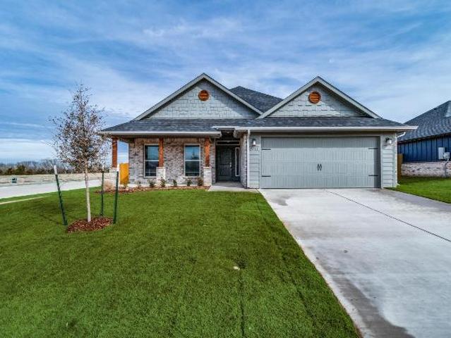 3 Br, 2 bath, Single Family 2913 Orchid Drive
