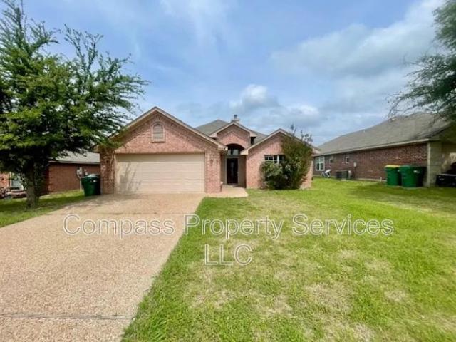 3 Br, 2 bath, Single Family 2924 Palomino Trail