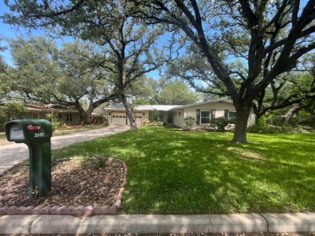 3 Br, 2 bath, Single Family 2931 Chisolm Trail