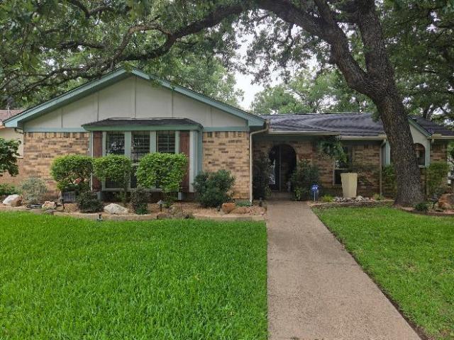 3 Br, 2 bath, Single Family 2941 Ridgewood Dr