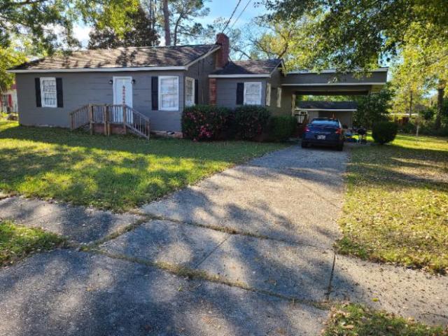 3 Br, 2 bath, Single Family 299 N Lexington St