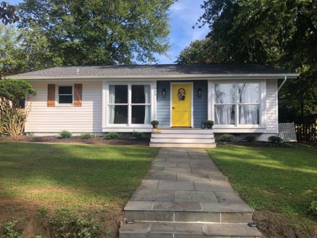 3 Br, 2 bath, Single Family 203 Maple Street