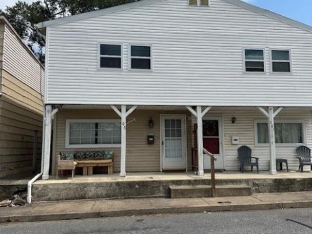 3 Br, 2 bath, Single Family 203 N Duke St