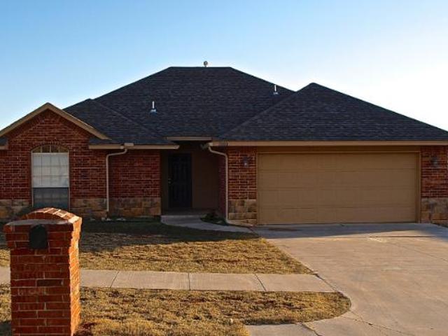 3 Br, 2 bath, Single Family 2000 NE 32nd St