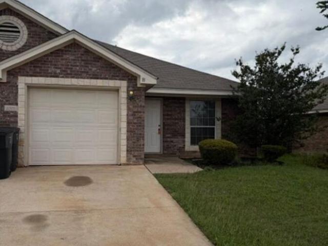 3 Br, 2 bath, Single Family 2001 Charleston Courta &