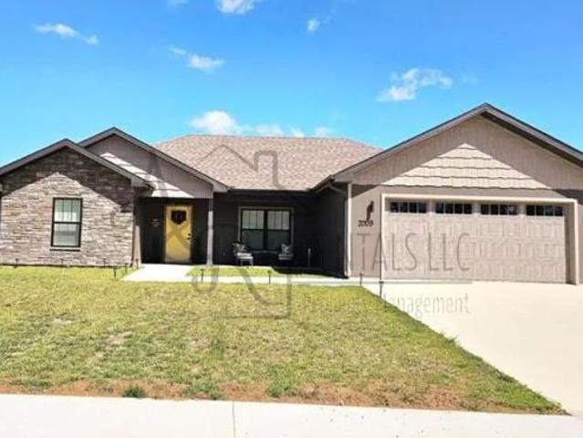 3 Br, 2 bath, Single Family 2003 East Cow Creek Lane