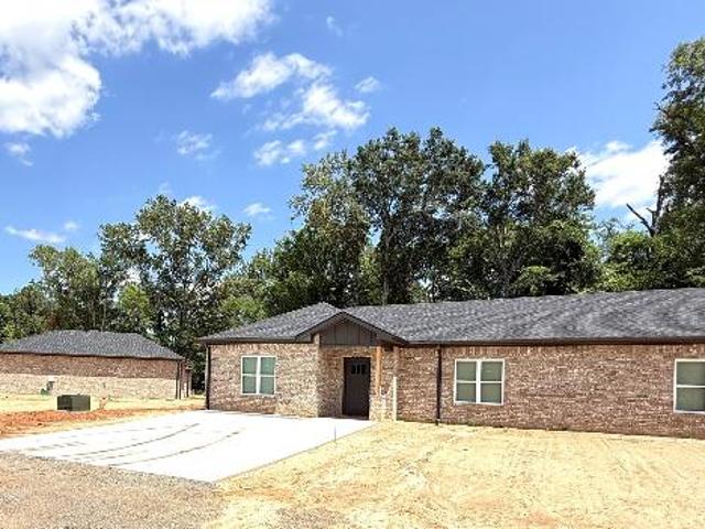3 Br, 2 bath, Single Family 20084 County Road 2142