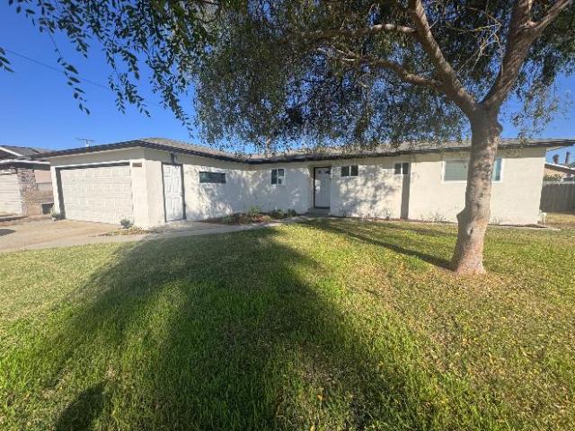 3 Br, 2 bath, Single Family 2017 Fairmont Dr