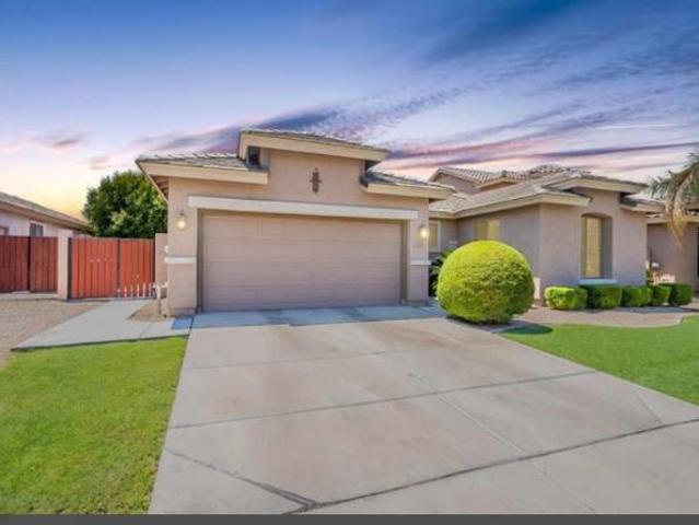 3 Br, 2 bath, Single Family 201 W Roadrunner Dr