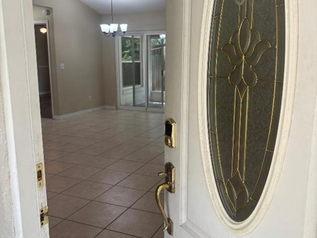 3 Br, 2 bath, Single Family 201 E Baker Street