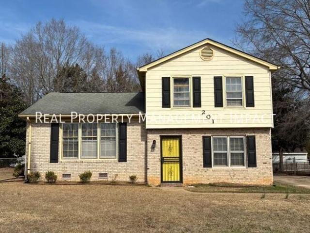 3 Br, 2 bath, Single Family 201 Omega Rd