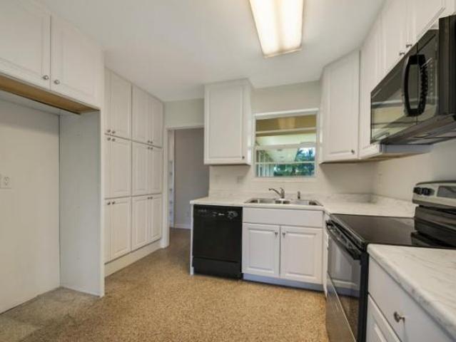 3 Br, 2 bath, Single Family 2022 Collier Avenue