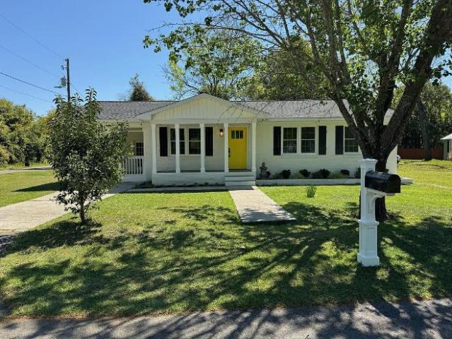3 Br, 2 bath, Single Family 202 Kershaw St