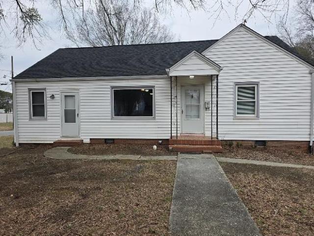 3 Br, 2 bath, Single Family 202 N Merritt Ave