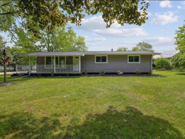 3 Br, 2 bath, Single Family 202 S Lake Of The Woods