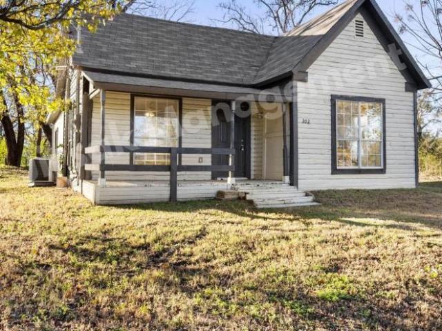 3 Br, 2 bath, Single Family 202 South Dunbar Lane