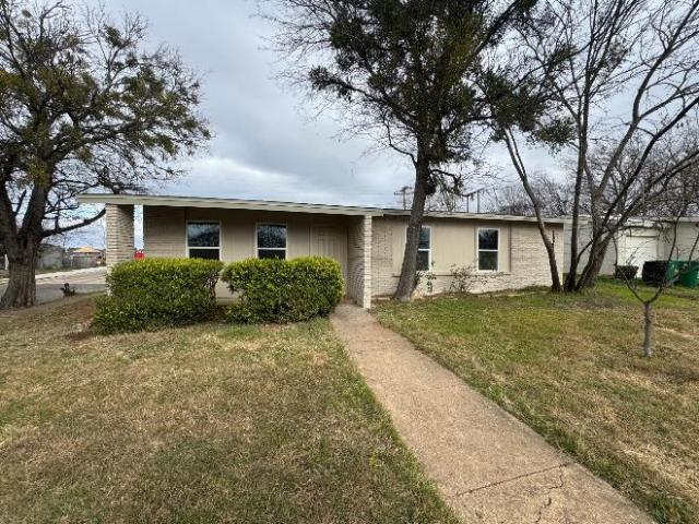 3 Br, 2 bath, Single Family 207 Laurel Lane