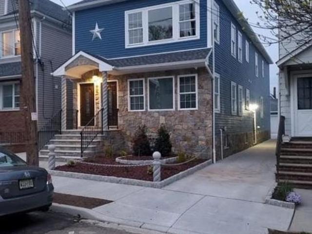 3 Br, 2 bath, Single Family 207 Seeley Ave