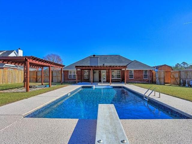 3 Br, 2 bath, Single Family 204 Birch Drive