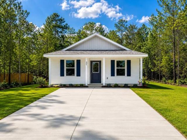 3 Br, 2 bath, Single Family 204 E Iris Ln