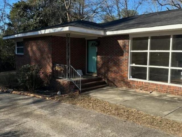 3 Br, 2 bath, Single Family 204 Pineview Dr